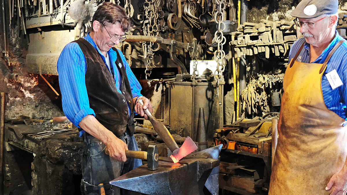 Article: Des haches pour Notre-Dame de Paris : Des cloches pour des ...